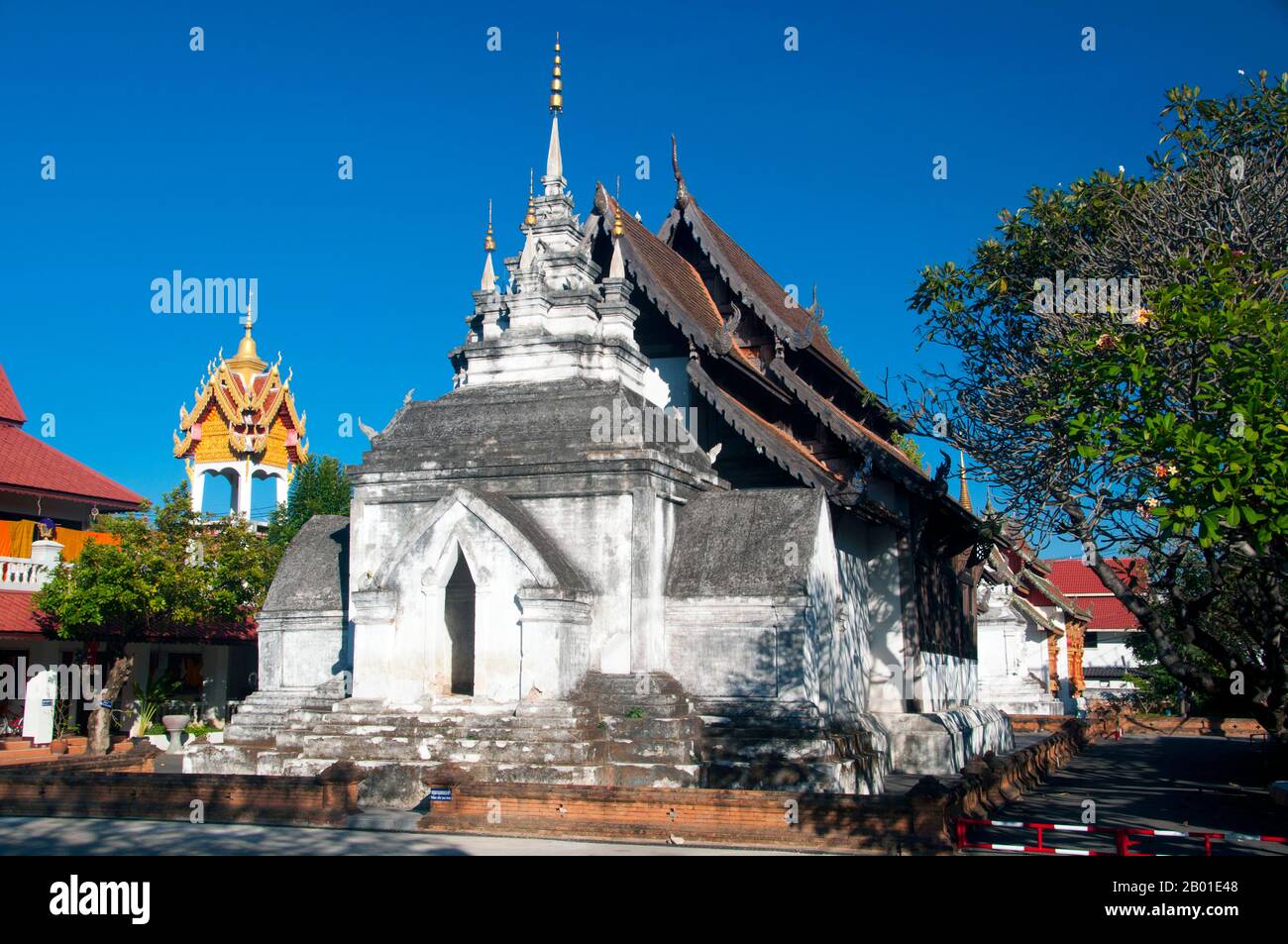Thailand: Chedi and viharn, Wat Prasat, Chiang Mai. Wat Prasat (วัด ...