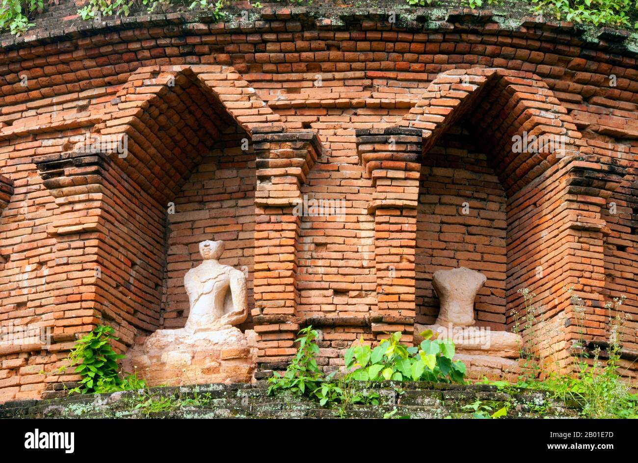 Small round temple hi-res stock photography and images - Alamy