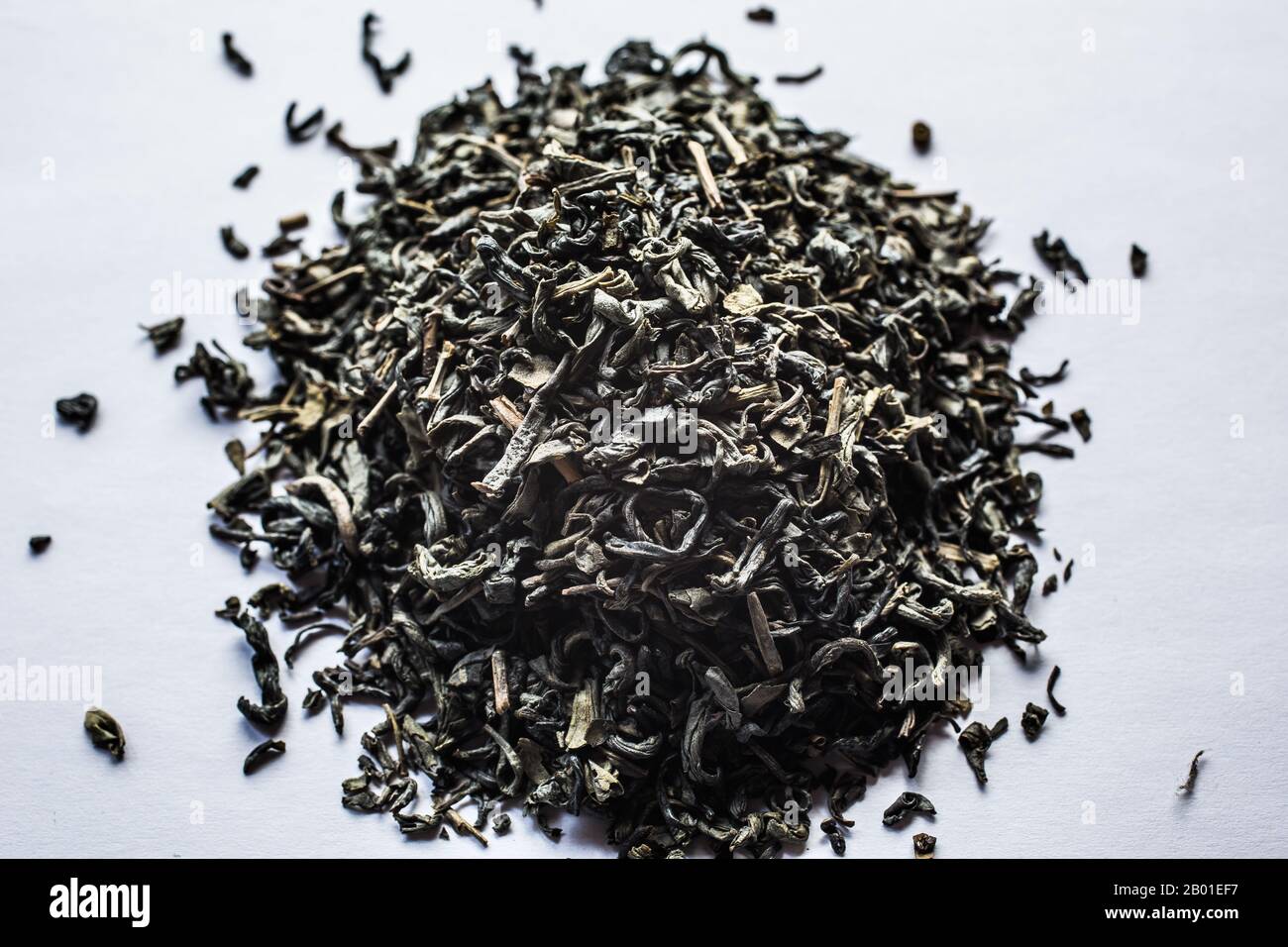 crushed tea leaves in a heap Stock Photo - Alamy