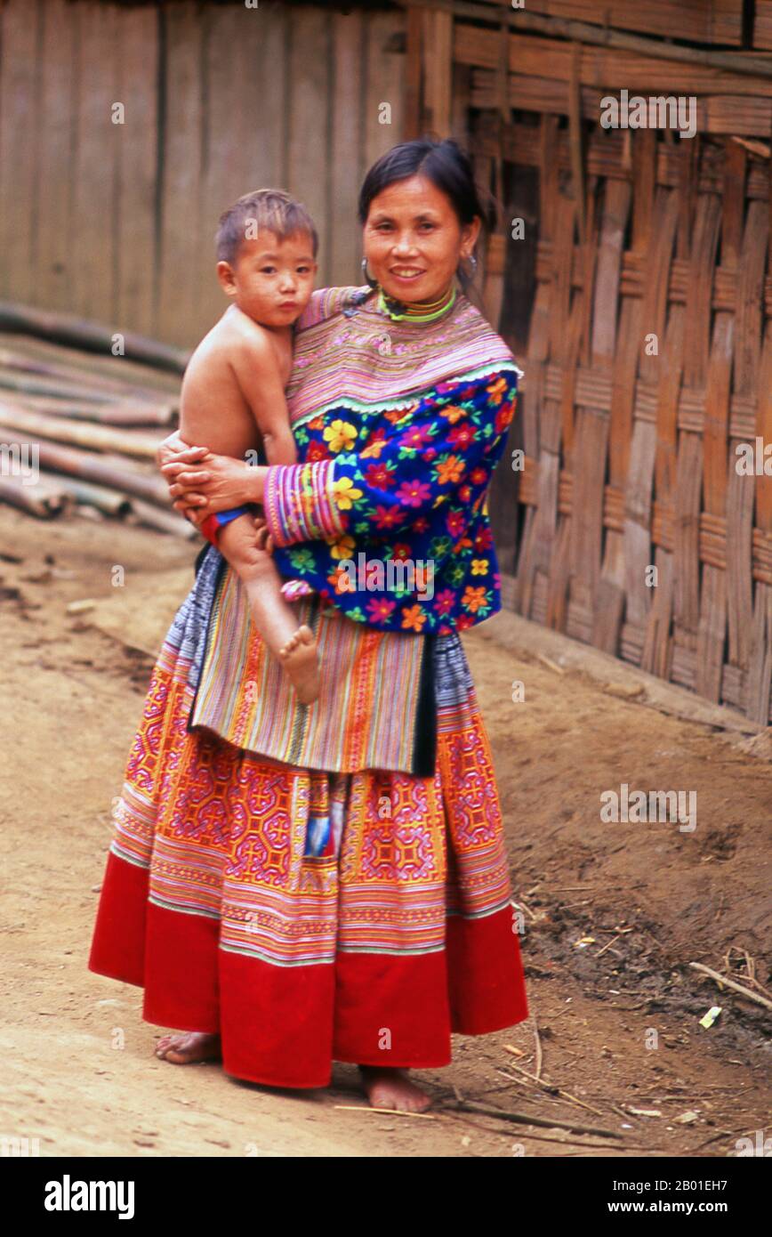 Group ethnic nung hi-res stock photography and images - Alamy