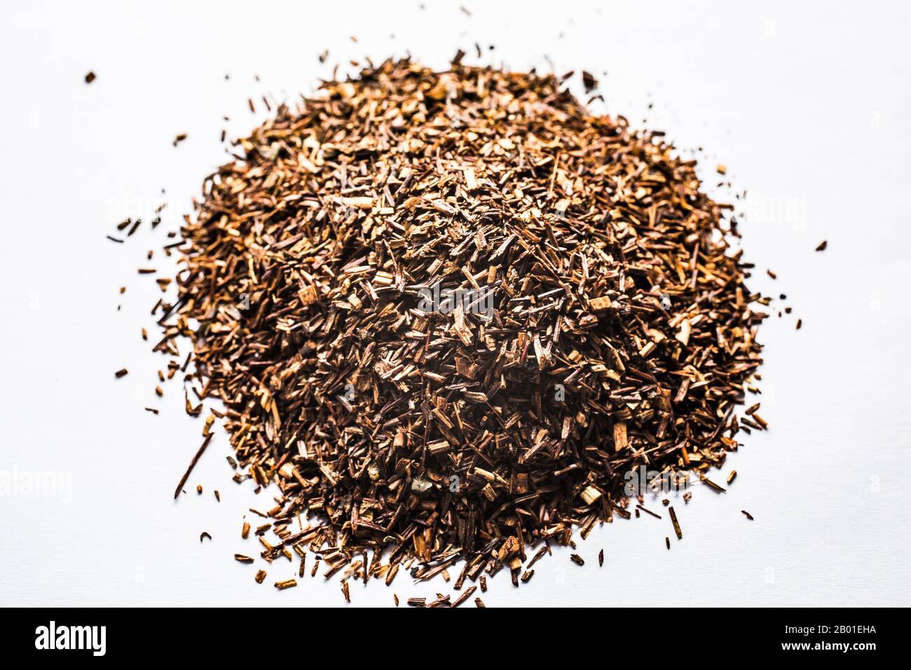 crushed tea leaves in a heap Stock Photo - Alamy