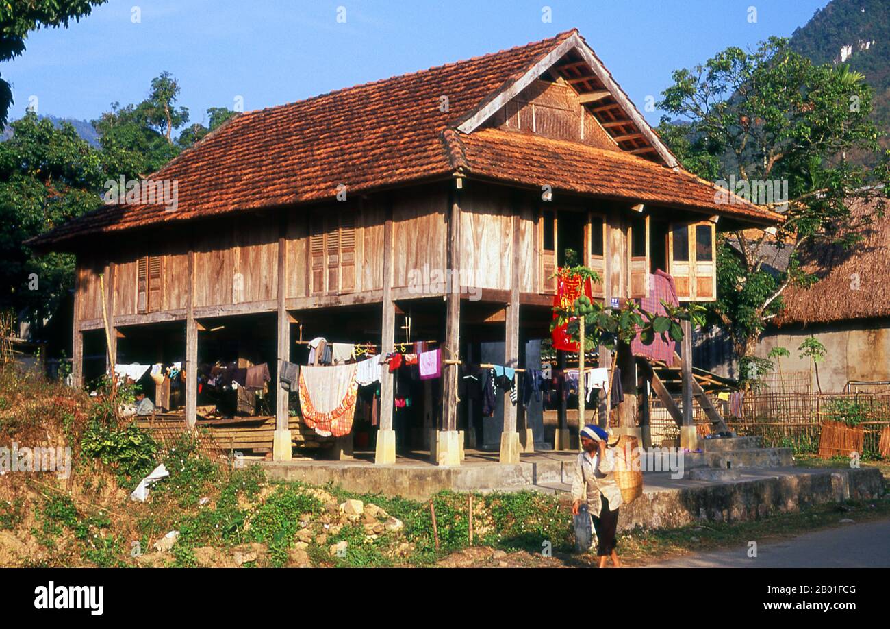 Vietnam: White Tai house, Mai Chau, Hoa Binh Province. In the narrow ...
