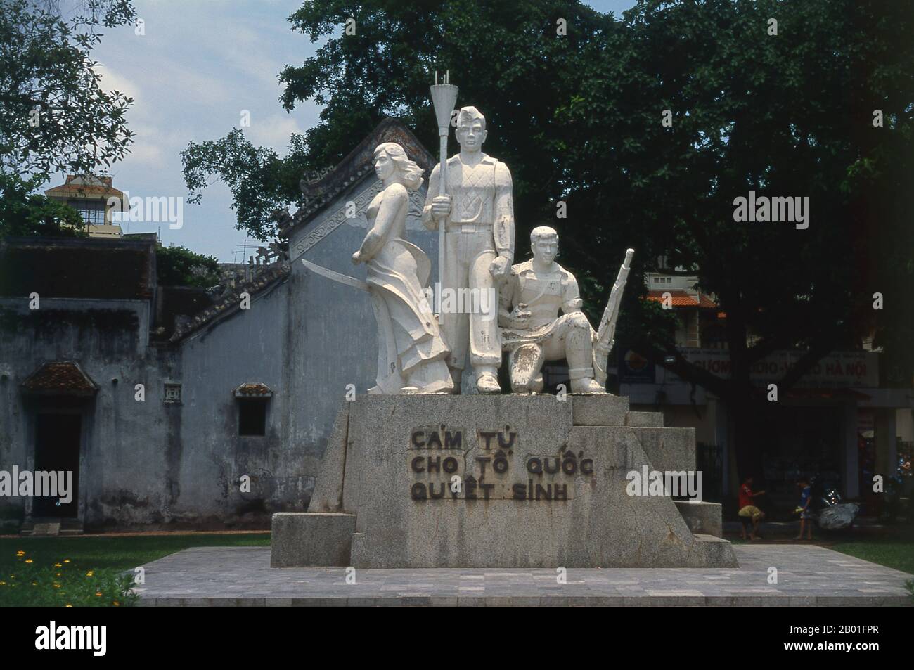 Socialist realism statue hi-res stock photography and images - Alamy