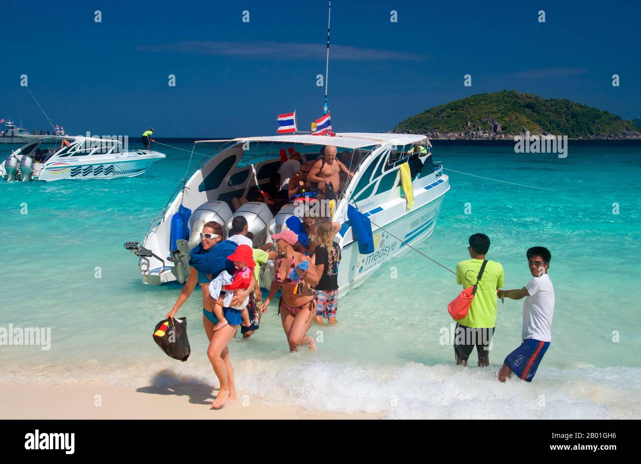 Thailand: Visitors arriving on Ko Miang (Island 4), Similan Islands ...