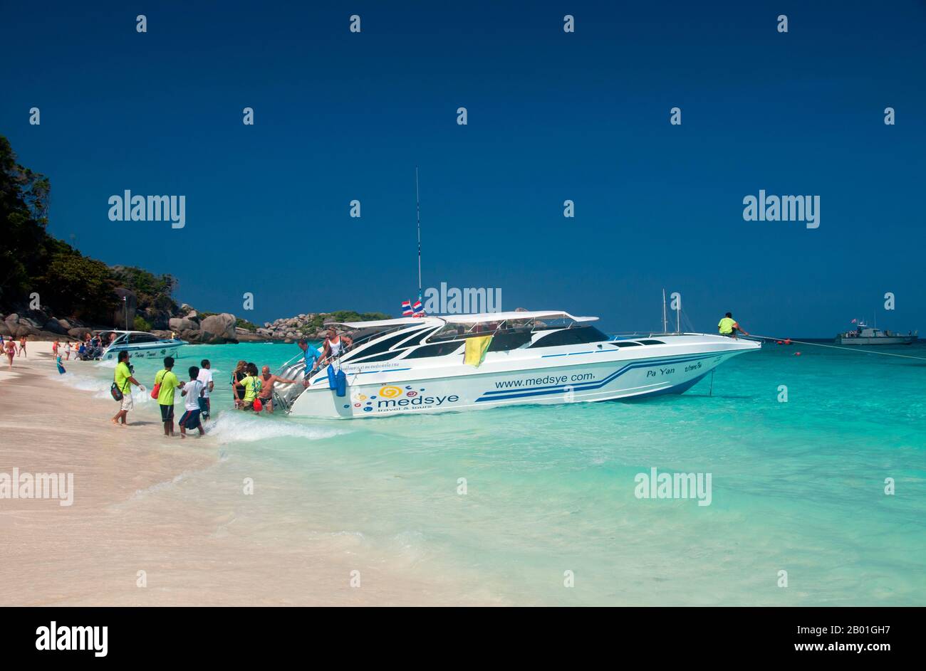 Thailand: Visitors arriving on Ko Miang (Island 4), Similan Islands ...