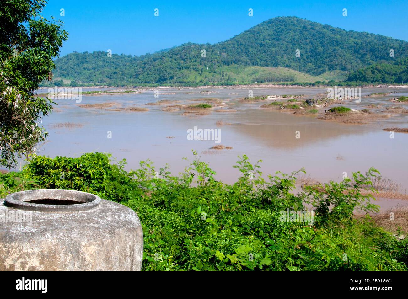 Thailand: A view of the narrows at Ban Hat Bia on the Mekong River ...