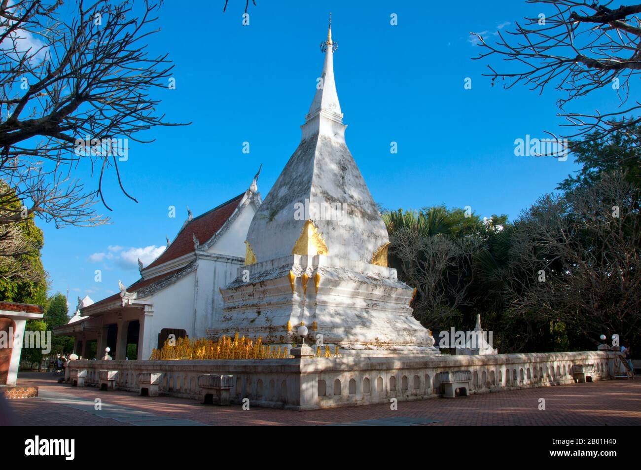 Thailand: Ton phueng (made from bamboo and sun-heated wax) offerings ...