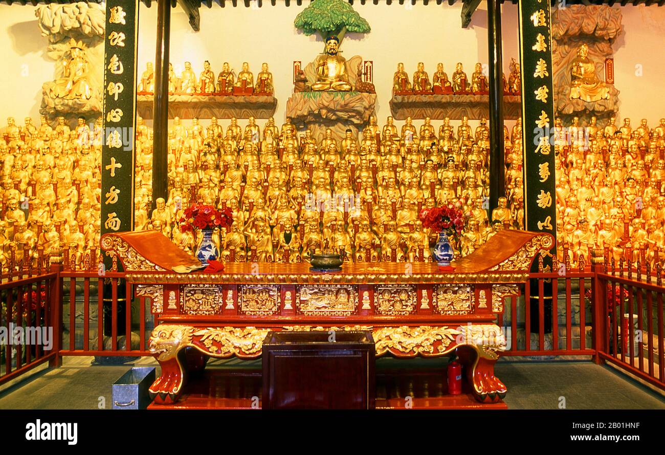 China: Gold bodhisattva images at the Longhua Temple, Shanghai. Longhua ...