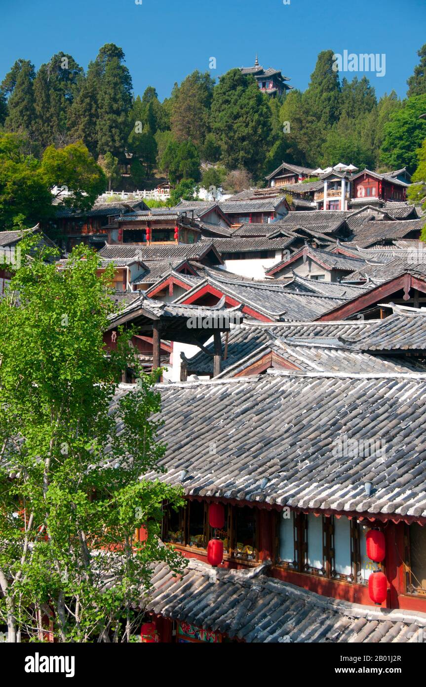 China: Roofs of Lijiang Old Town, Yunnan Province. The Naxi or Nakhi ...