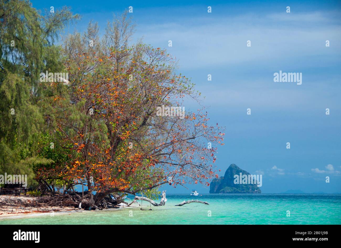 Thailand: Ko Kradan and offshore island, Trang Province. Ko Kradan lies ...