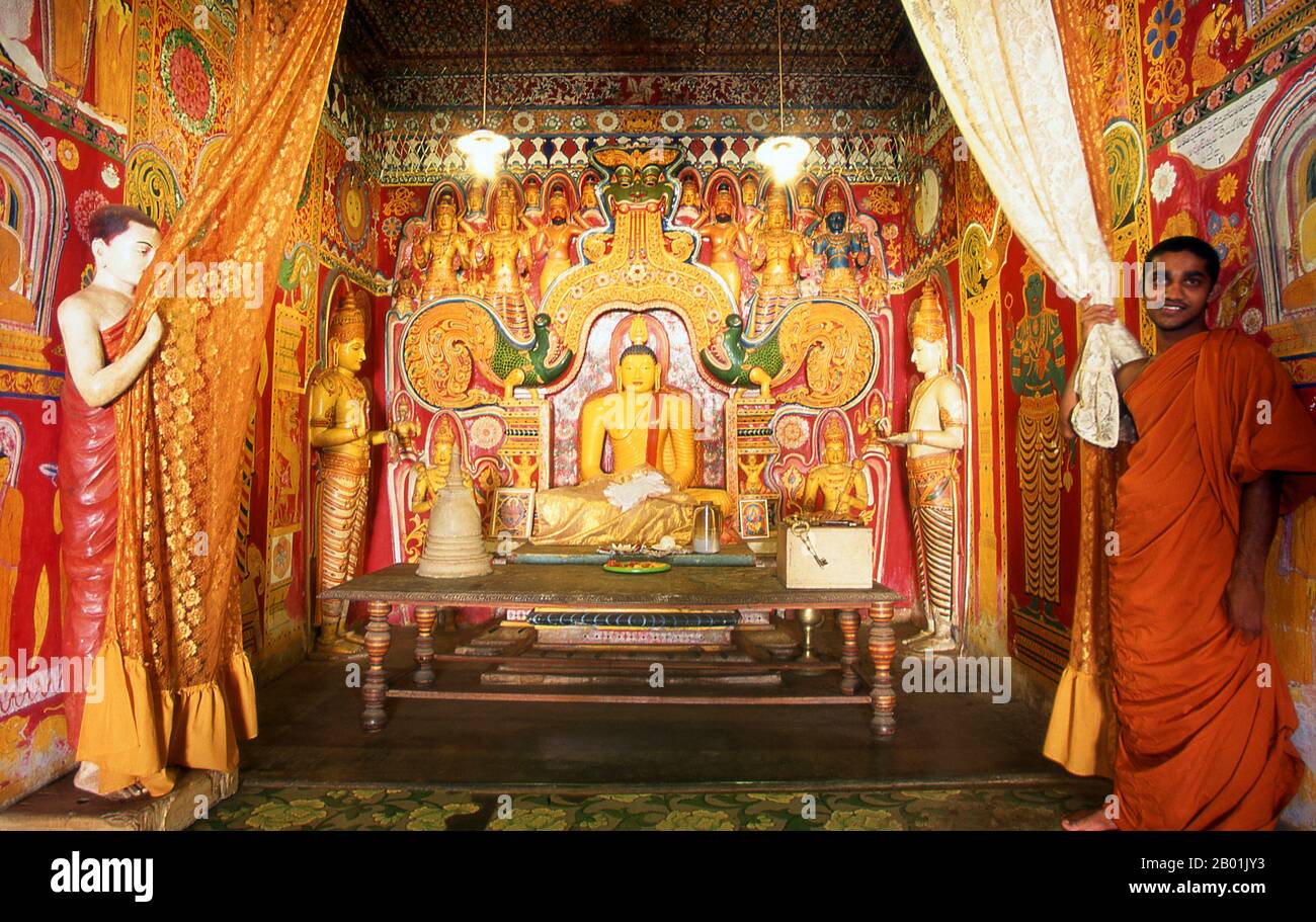 Sri Lanka: Main Buddha shrine at Asgiriya Vihara (temple), Kandy ...
