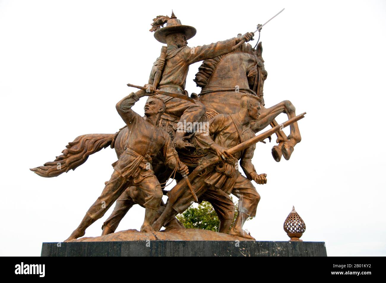 King taksin great shrine hi-res stock photography and images - Alamy