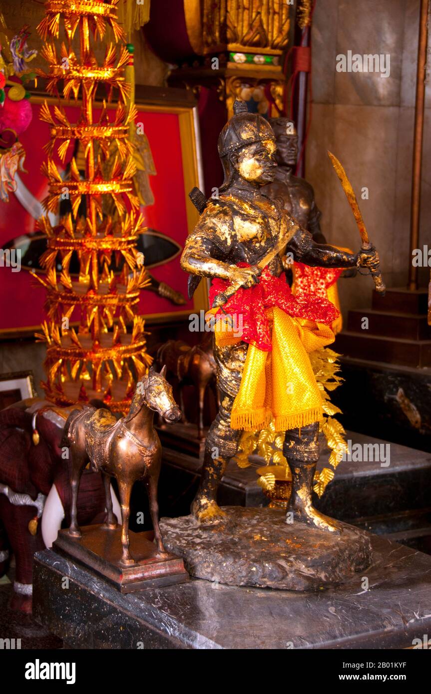 Statue of king taksin the great hi-res stock photography and images - Alamy