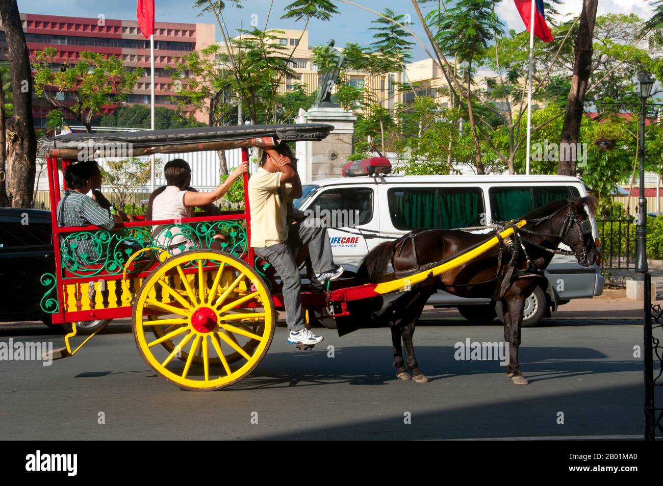 Horse drawn carriage transportation hi-res stock photography and images ...