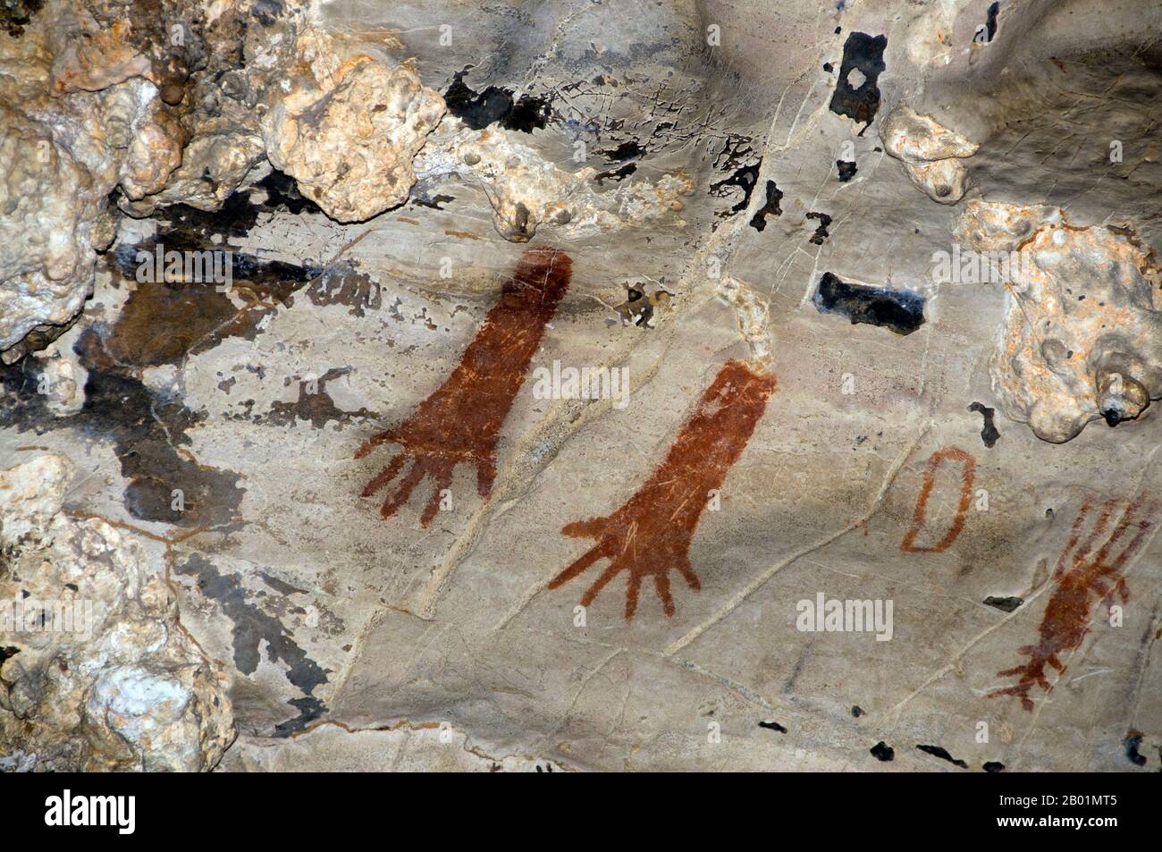 Thailand: Ancient cave paintings, Tham Phi Hua To cave (also known as ...