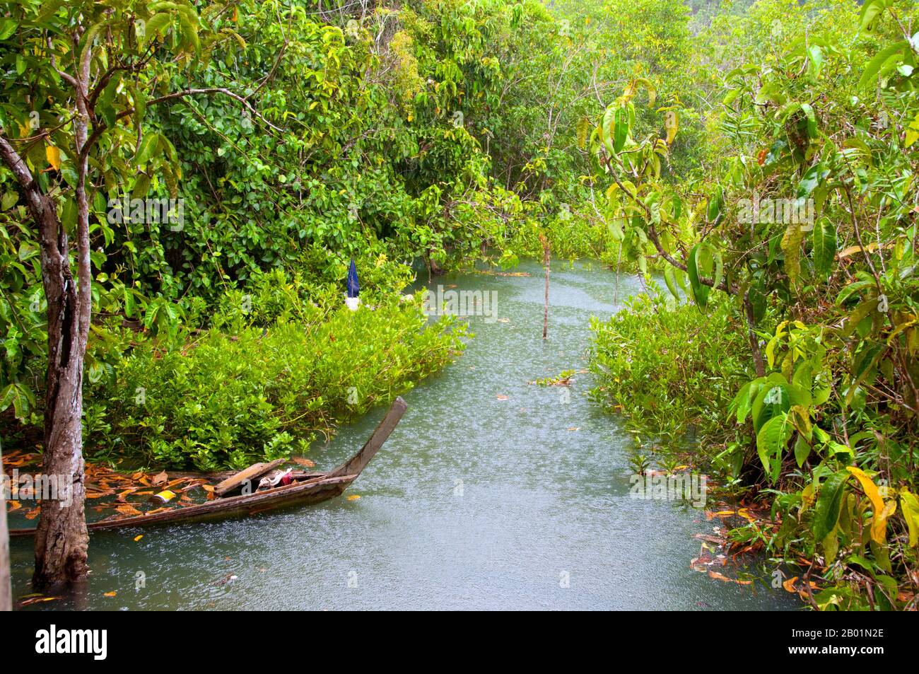 Asian boats types hi-res stock photography and images - Alamy