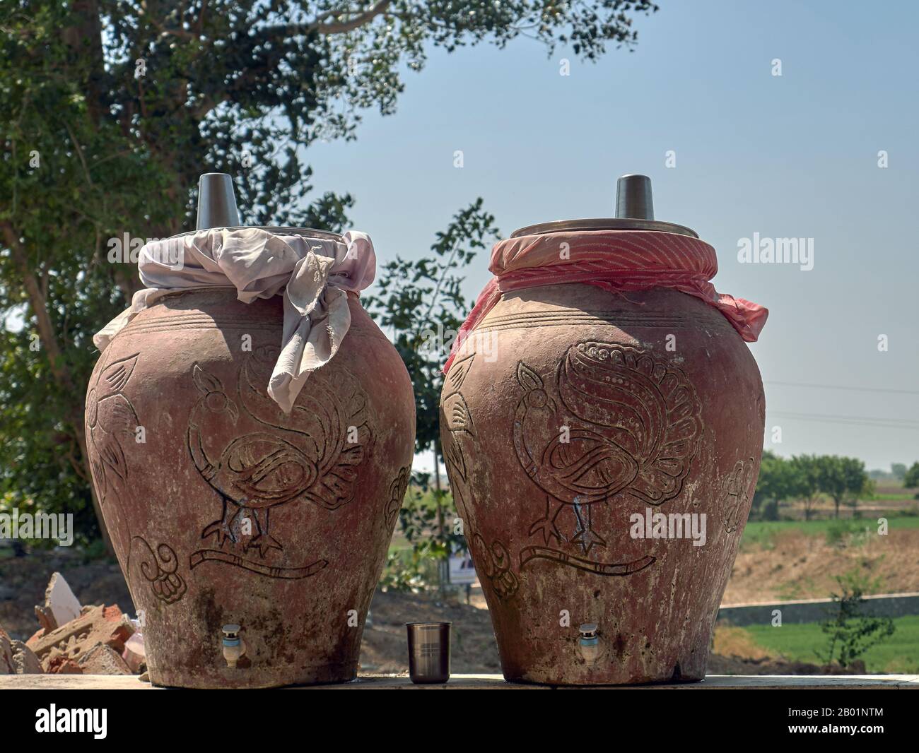 Big clay hi-res stock photography and images - Alamy