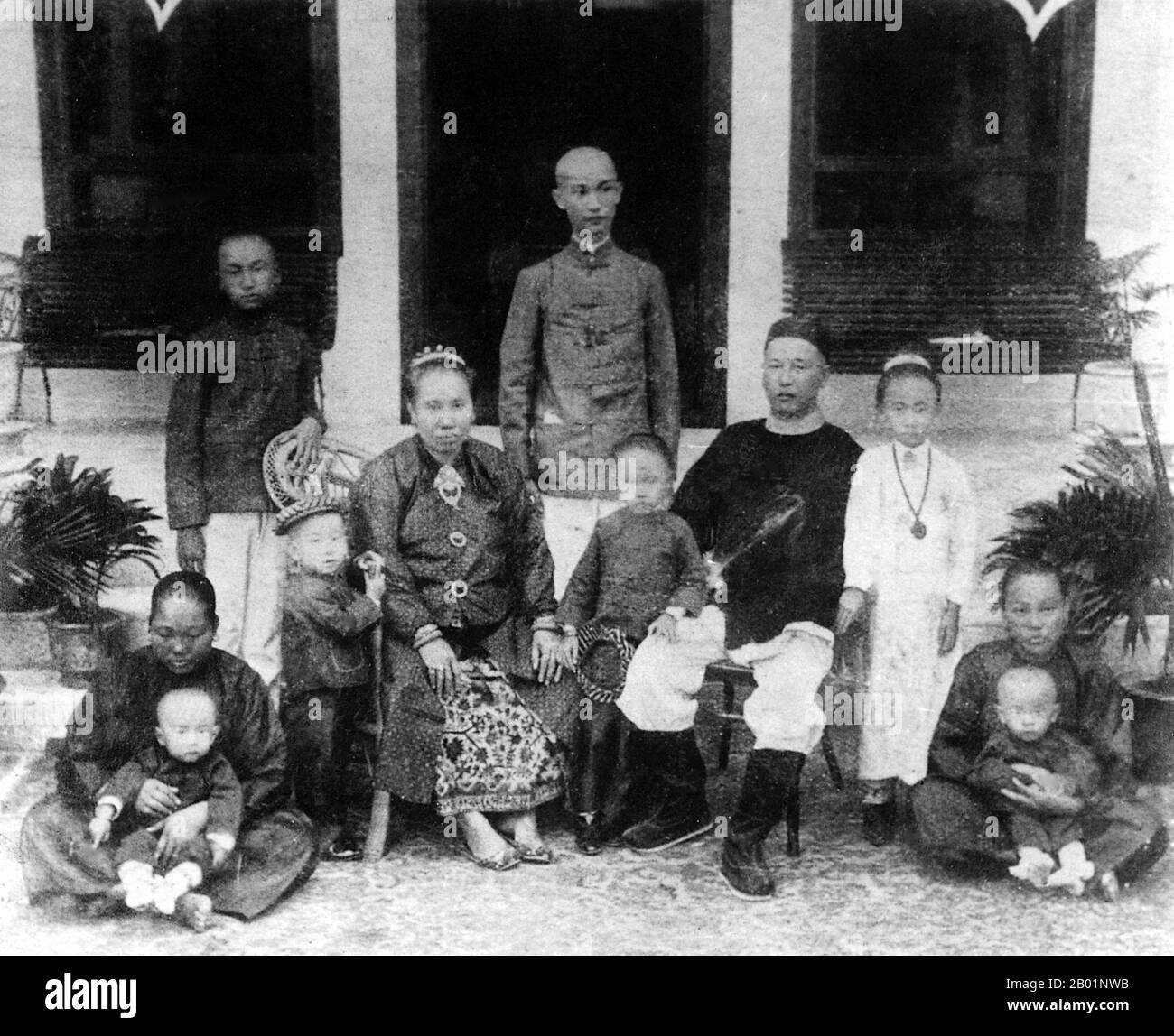 19th century chinese family hi-res stock photography and images - Alamy