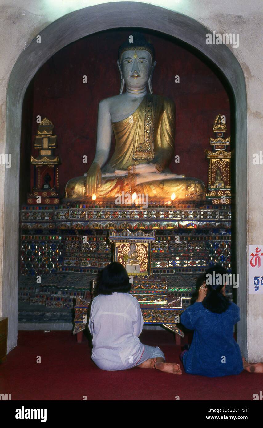 Thailand: Two Shan (Tai Yai) girls praying at Wat Pa Pao (Shan temple ...