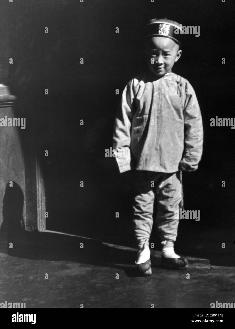 USA: Young Chinese boy, San Francisco Chinatown. Photo by Arnold Genthe ...