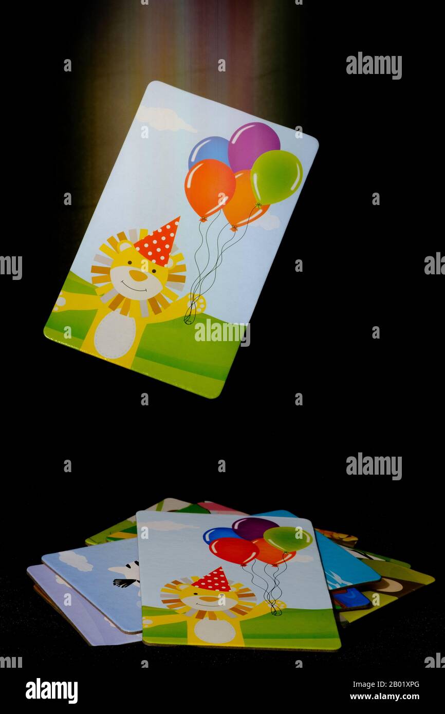 Snap card hi-res stock photography and images - Alamy