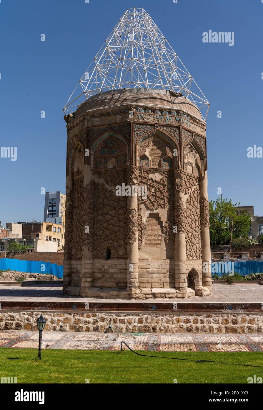 Gonbad-e-Kabood Mausoleum in Maragha, Iran Stock Photo - Alamy