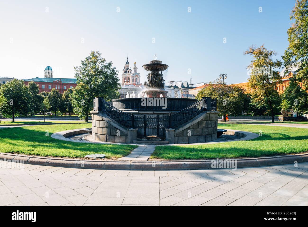 Fountain of the revolution square hi-res stock photography and images ...