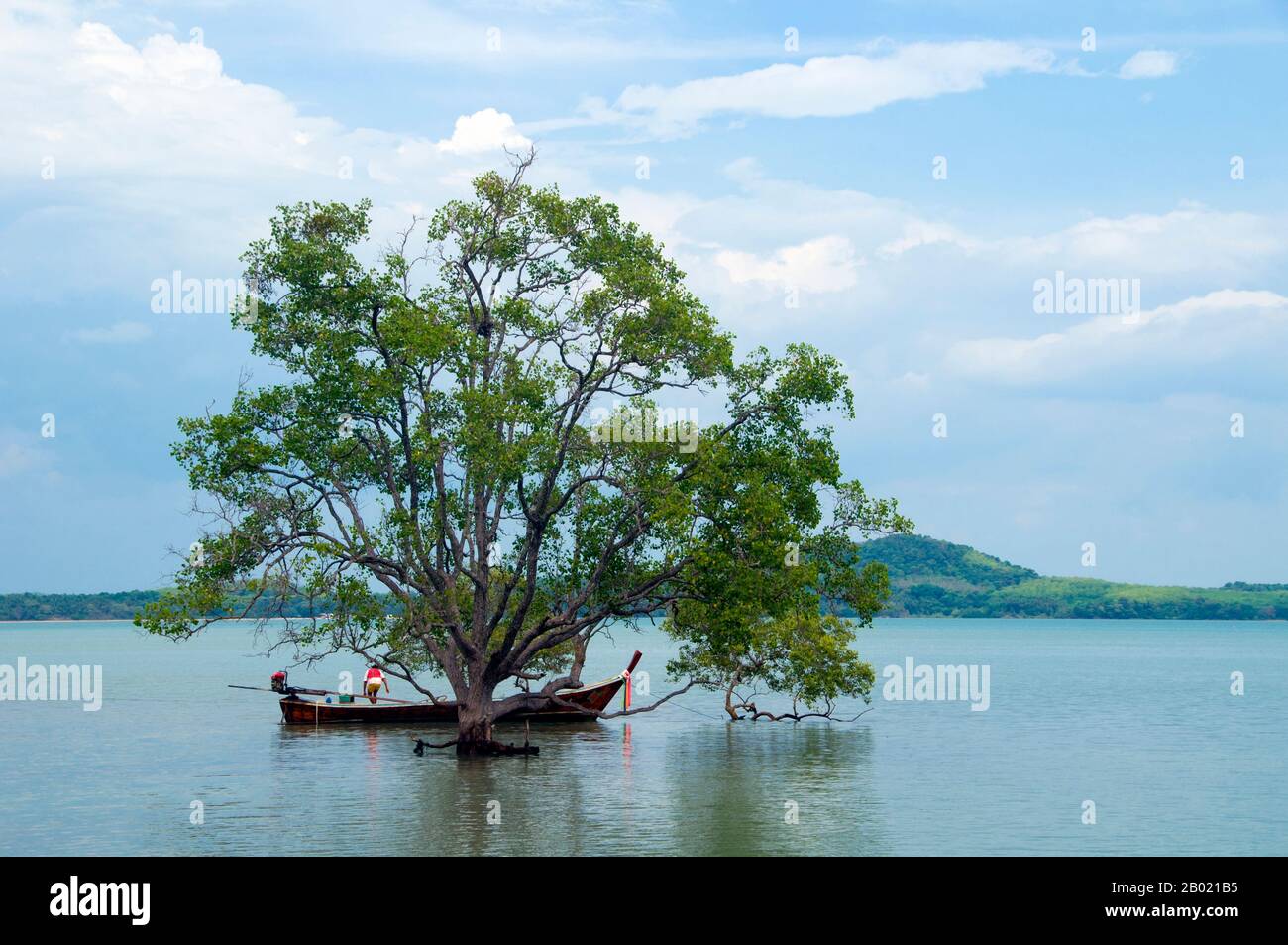 Moken boats hi-res stock photography and images - Alamy