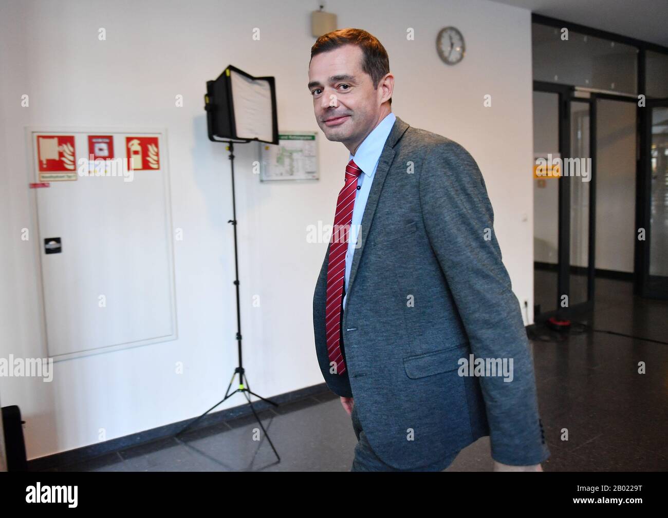 Erfurt, Germany. 18th Feb, 2020. Mike Mohring, head of the CDU ...