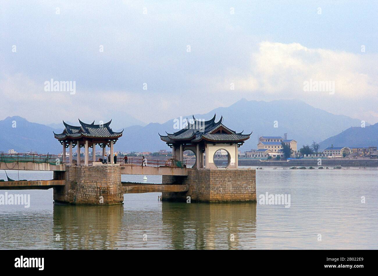 China: The old Guangji (also known as Xiangzi Qiao) Bridge, Chaozhou ...