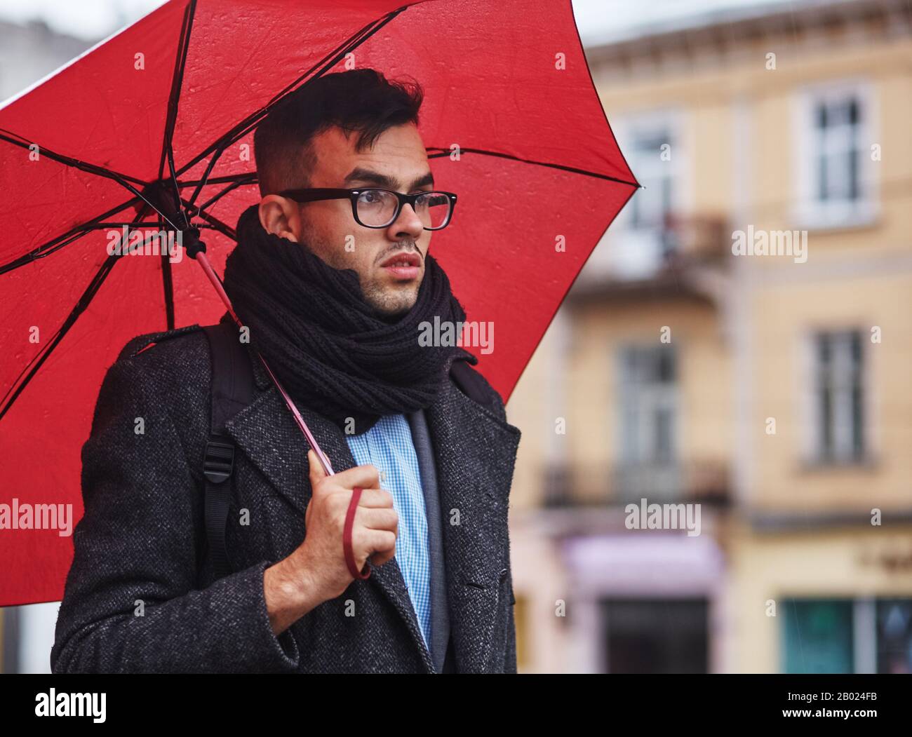Sad people walking hi-res stock photography and images - Alamy