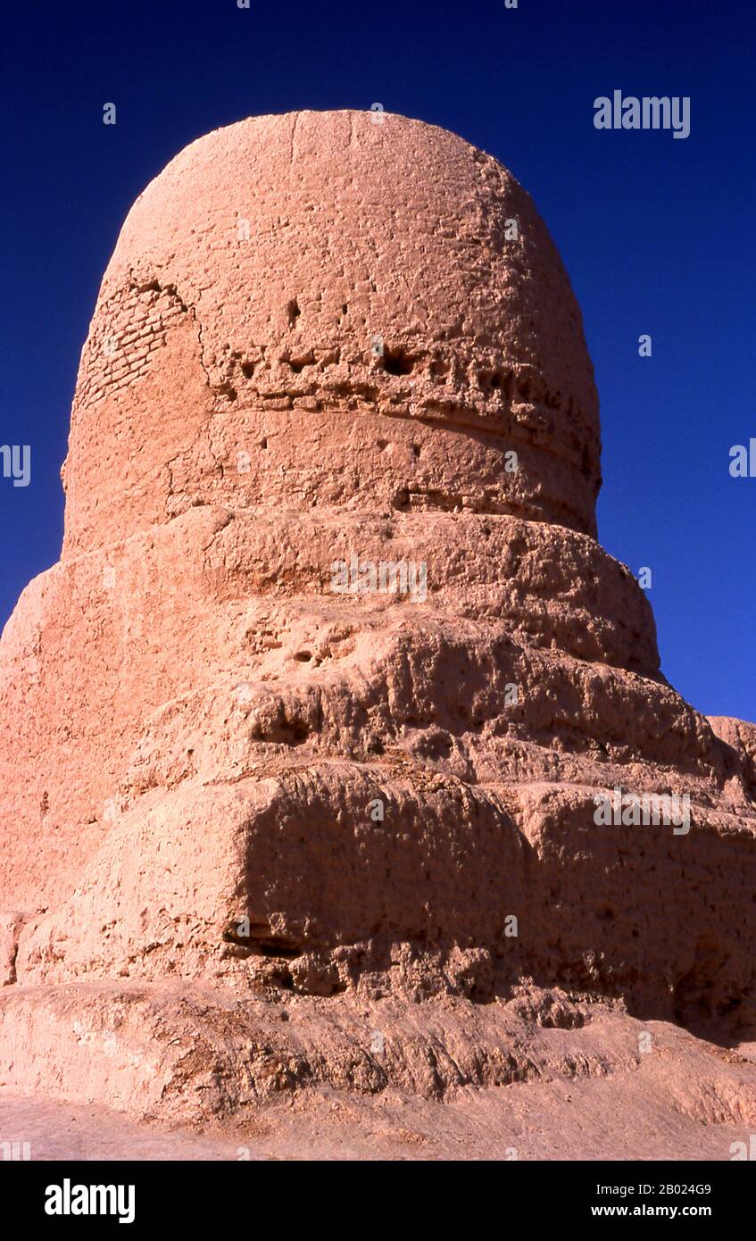 China: Mu'er Fota (Mor Pagoda), Hanuoyi Gucheng (Ha Noi Ancient City ...