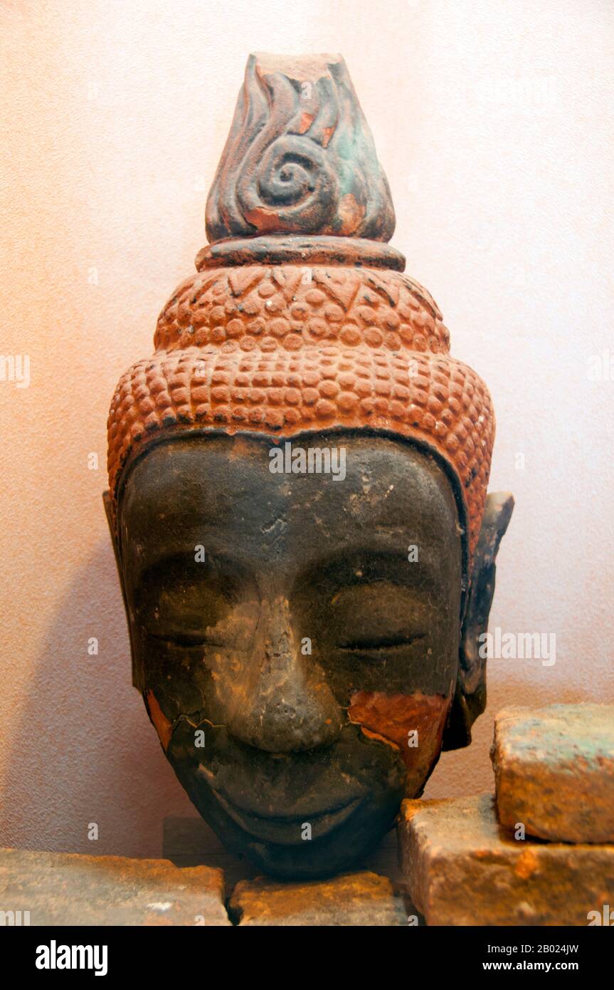 Thailand: Pre-Ayutthayan Buddha head from the Phatthalung area of ...