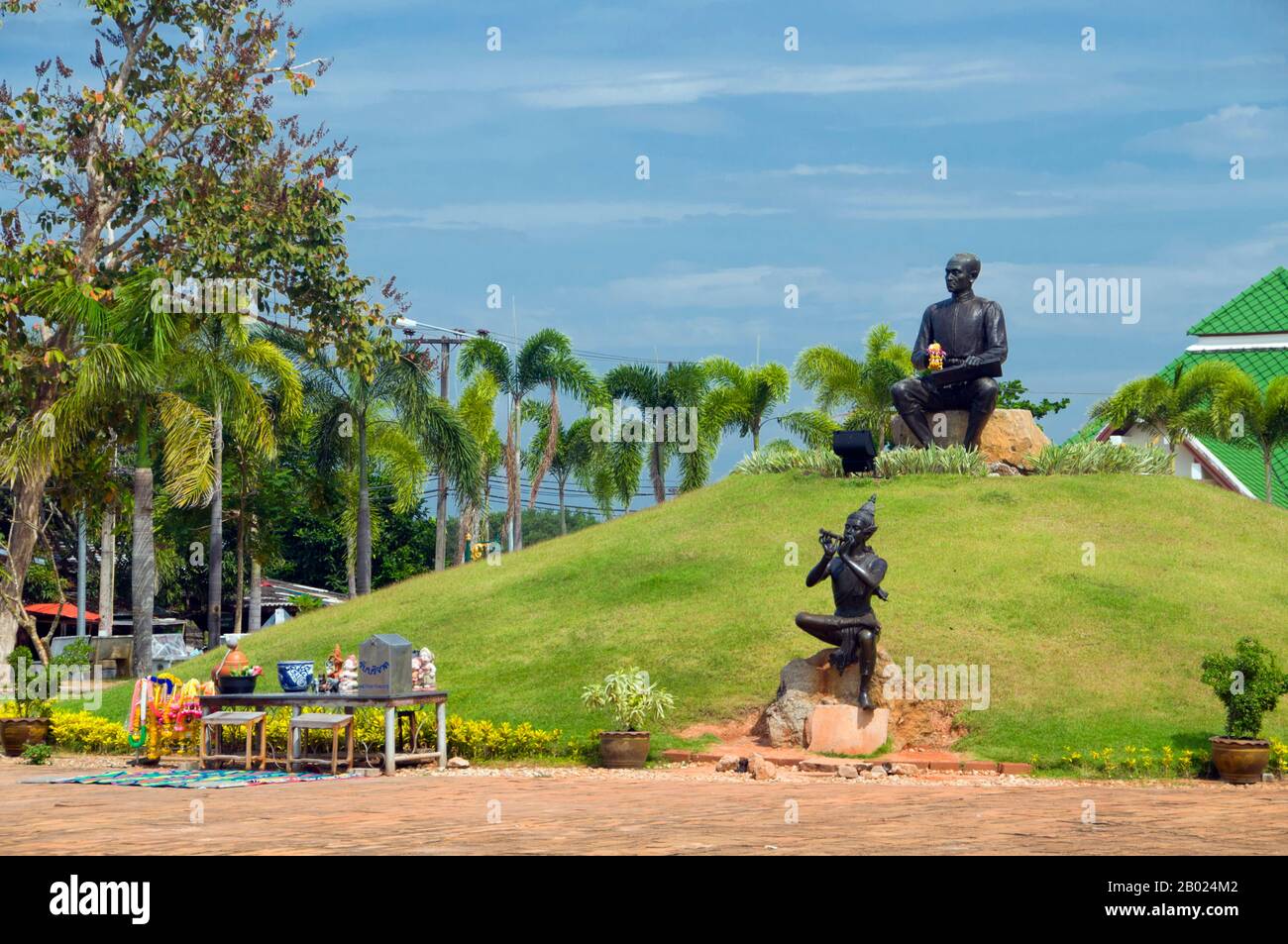 Thailand: Sunthorn Phu statue with Phra Apaimanee in the foreground ...