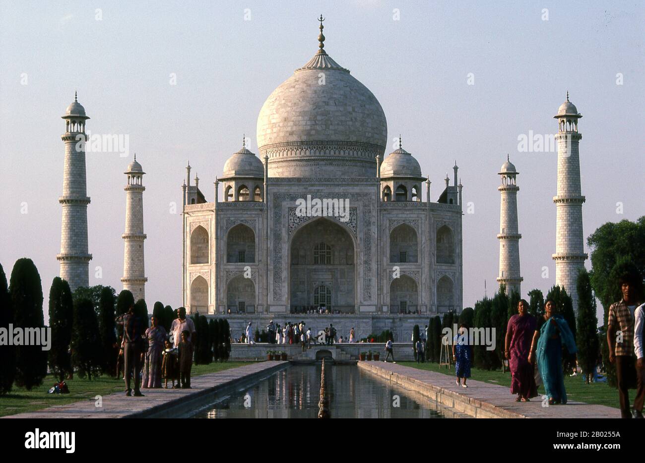 India: Sunset at the Taj Mahal, Agra, Uttar Pradesh. The Taj Mahal was ...