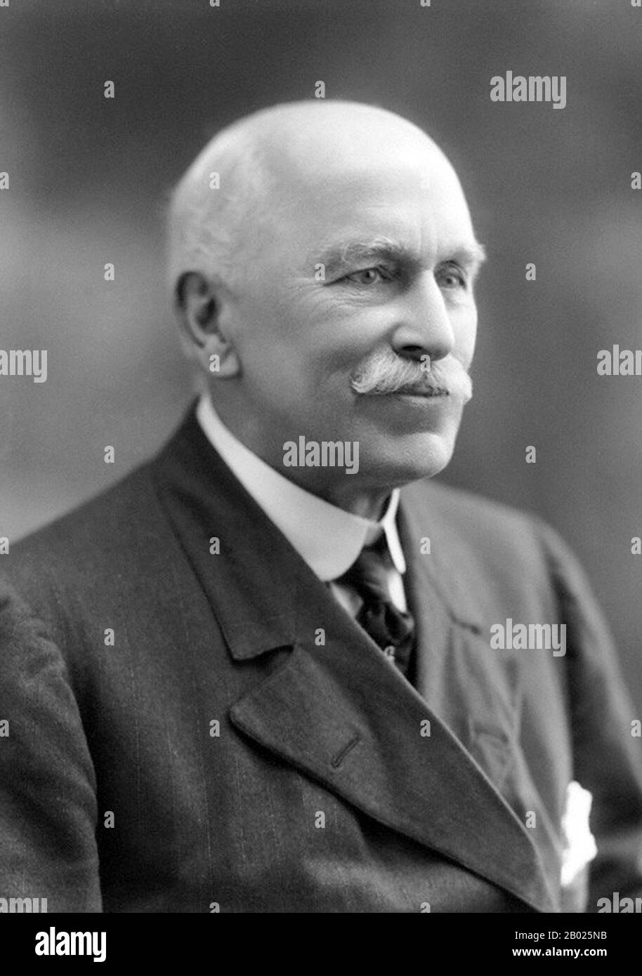 British muslim convert hi-res stock photography and images - Alamy