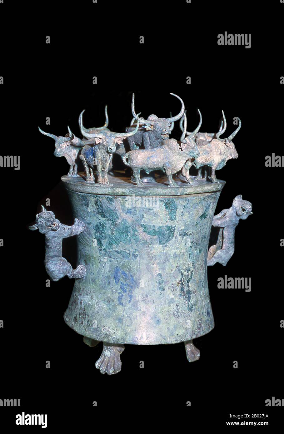 Cowrie shell money hi-res stock photography and images - Alamy