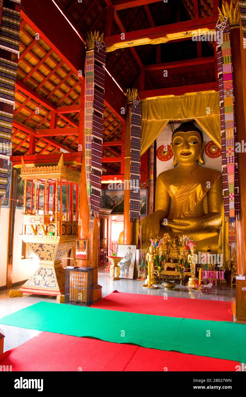 Thailand: Phra Ong Yai Buddha image in viharn, Wat Kong Kan, Mae Chaem ...