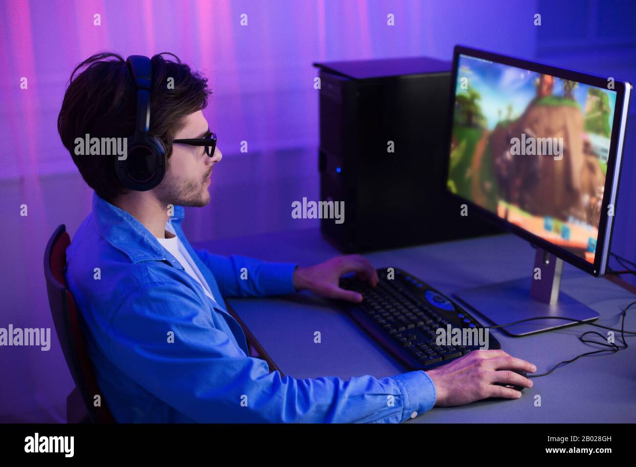 Concentration millennial hi-res stock photography and images - Alamy