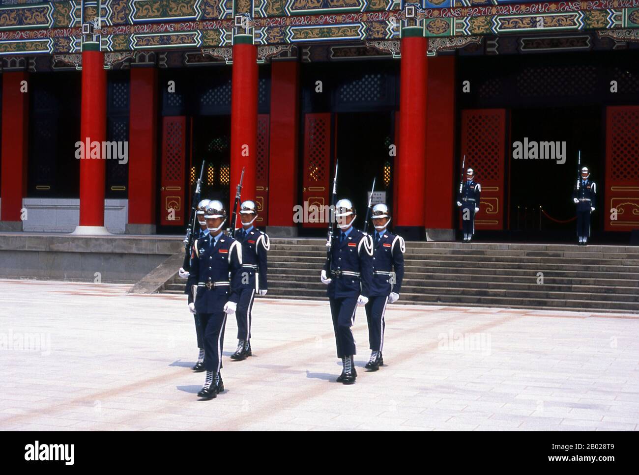 Taiwan: Changing of the Guard, National Revolutionary Martyrs' Shrine ...