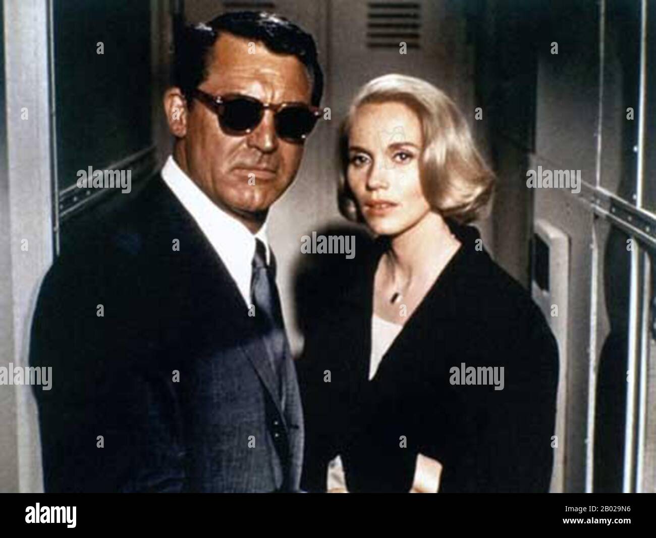 NORTH BY NORTHWEST (1959) CARY GRANT EVA MARIE SAINT ALFRED HITCHCOCK ...