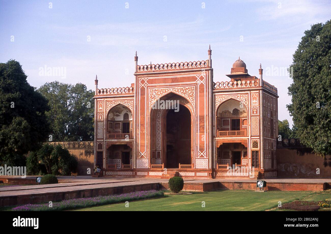 India portico hi-res stock photography and images - Alamy