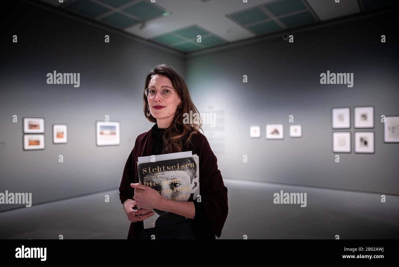 Chronological exhibitions hi-res stock photography and images - Alamy