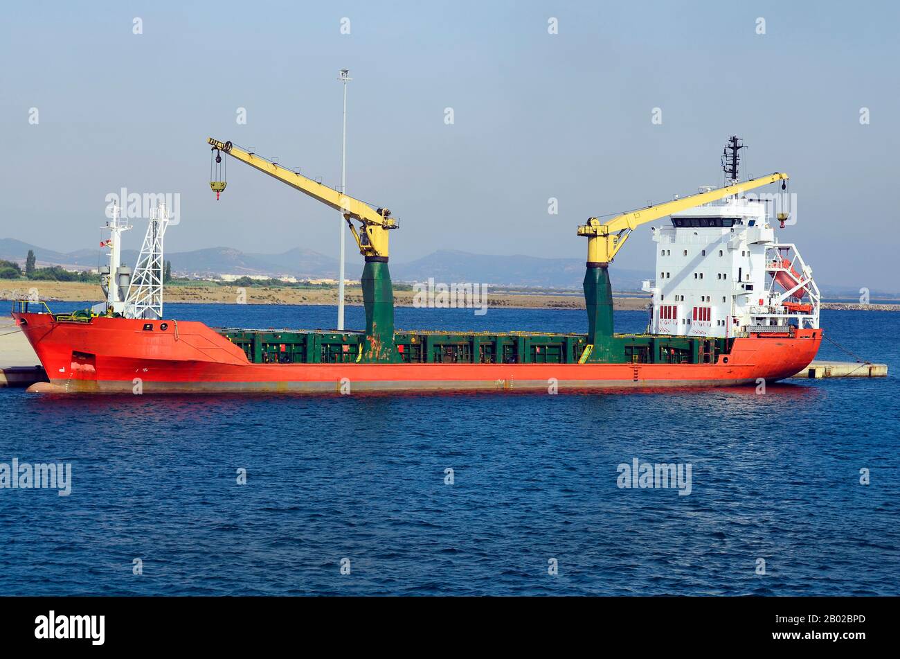 Vessel loading hi-res stock photography and images - Alamy