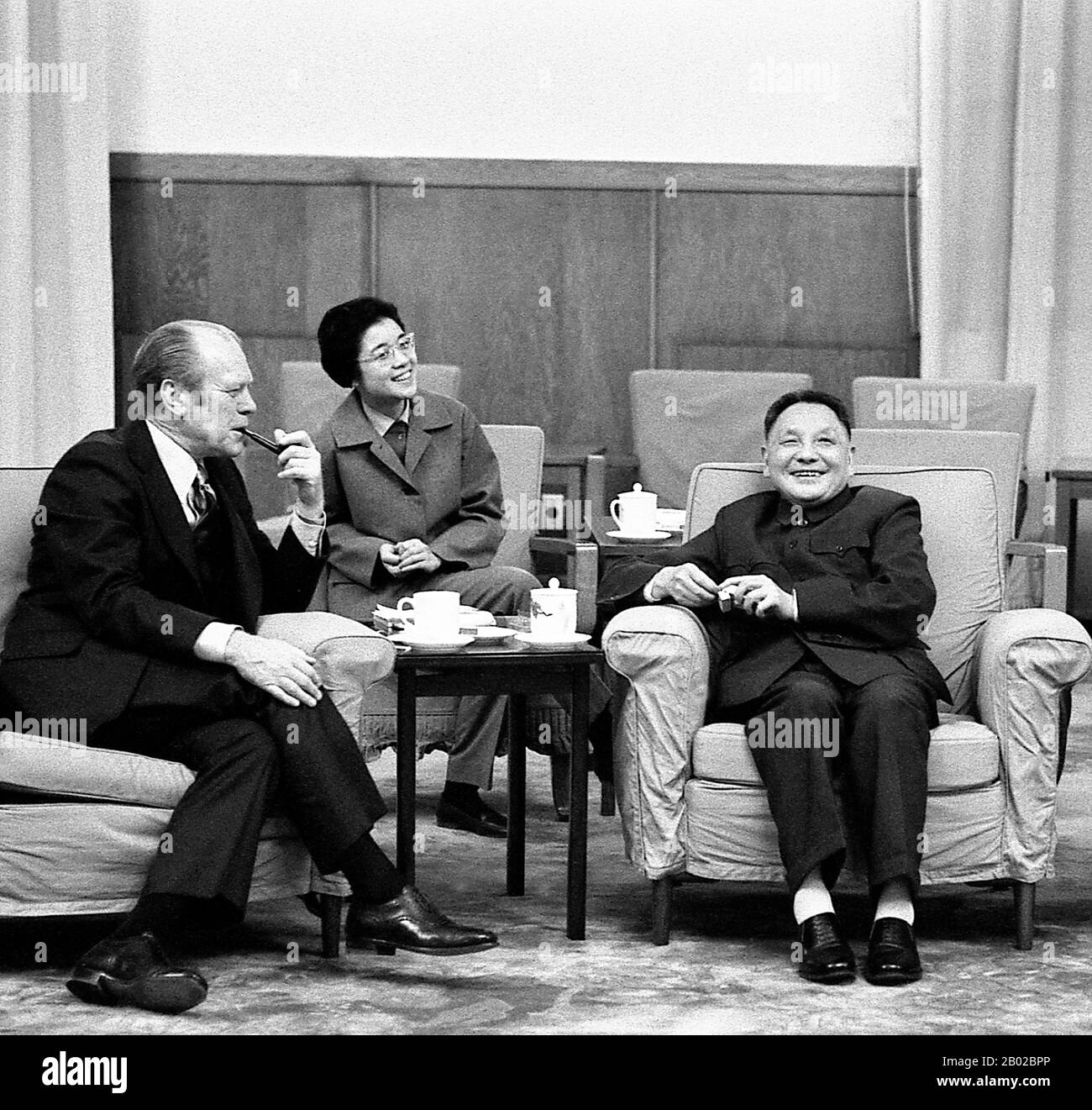 China economy 1990s hi-res stock photography and images - Alamy