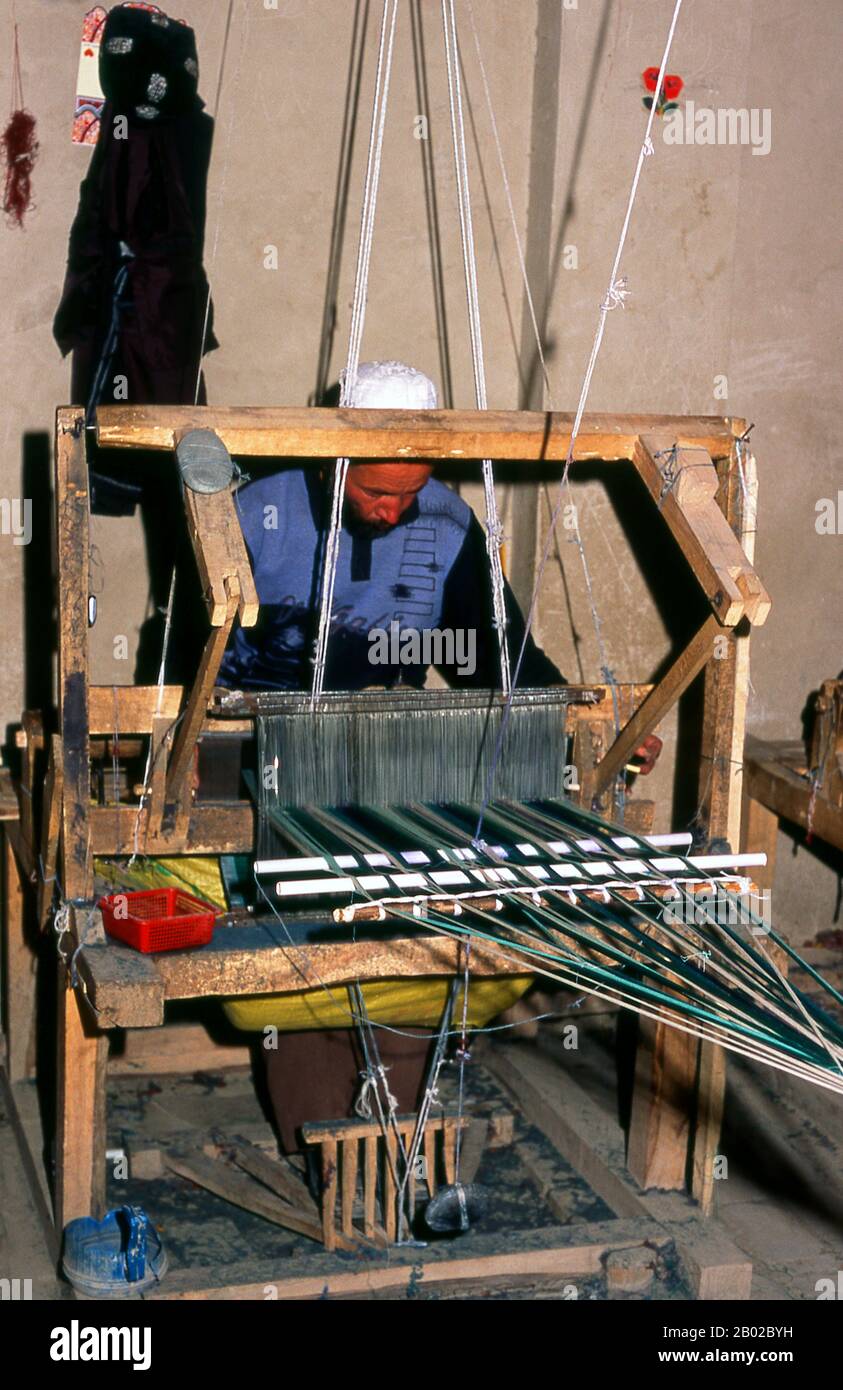 Japanese Silk Weaver High Resolution Stock Photography and Images - Alamy
