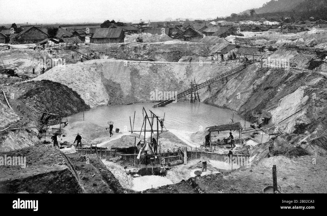 Tin mining malaysia 1900s hi-res stock photography and images - Alamy