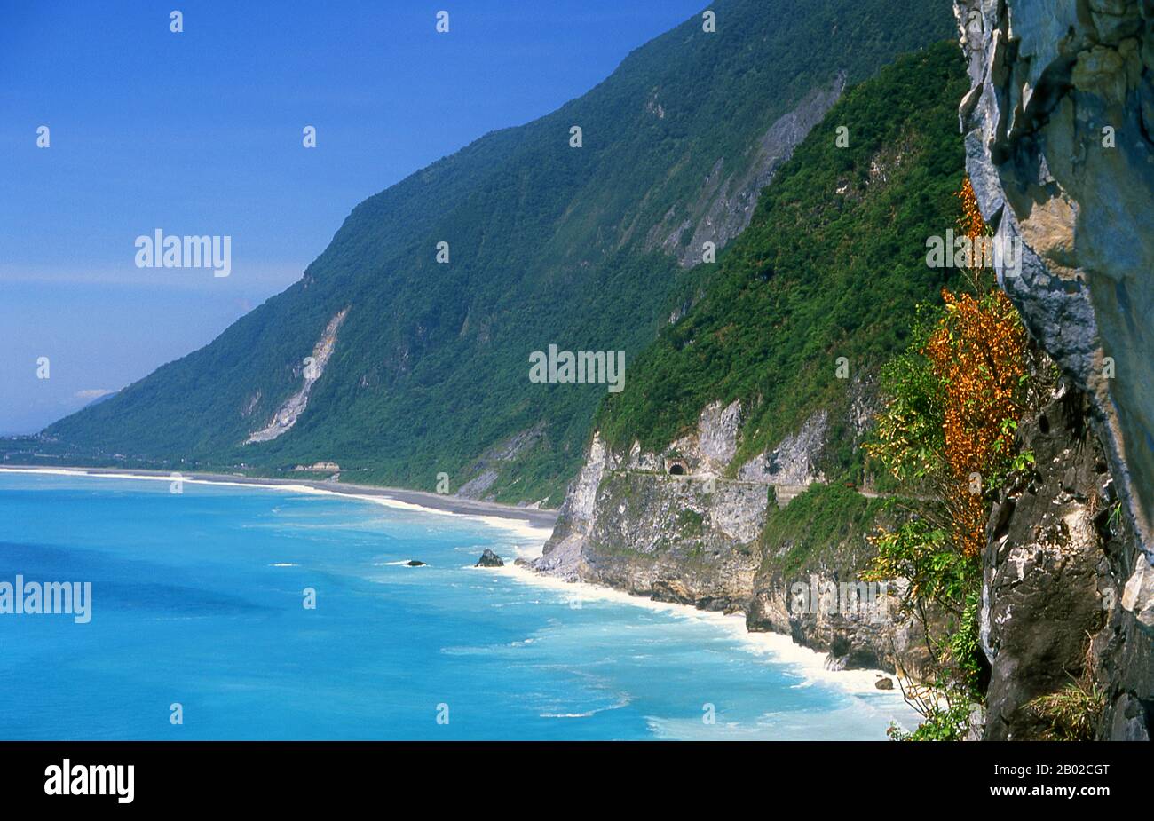 Taiwan: The Suhua Highway runs along Taiwan's East Coast above the ...