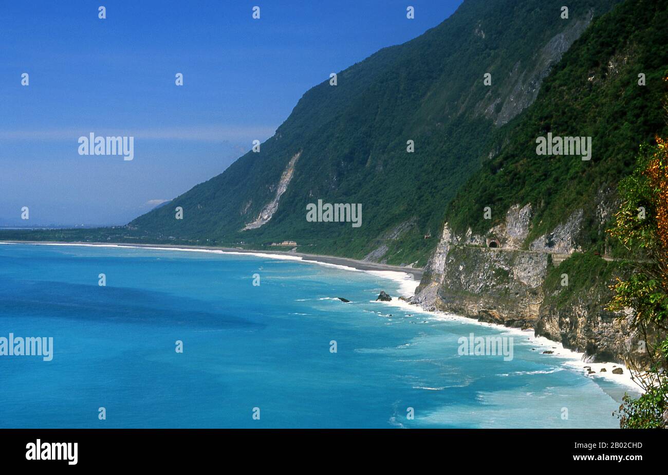 Taiwan: The Suhua Highway runs along Taiwan's East Coast above the ...
