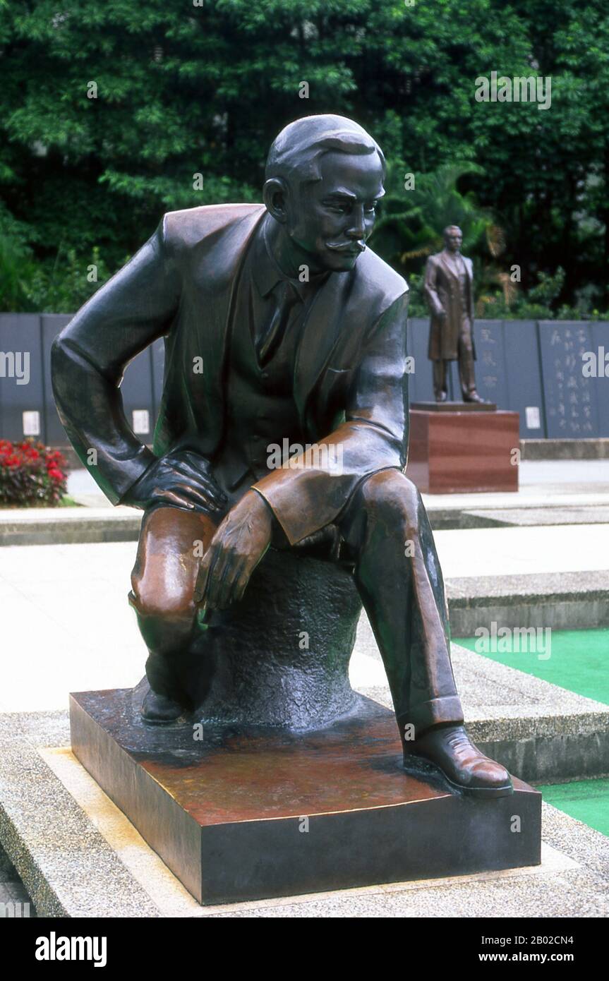 Taiwan: A bronze statue of the Father of Modern China outside the ...